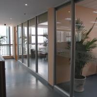 China Soundproof Fireproof Sliding Office Partition Glass Walls With Aluminum Frame for sale