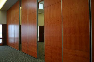 China Interior Material Sliding Door Movable Wall Folding Room Partitions Aluminium Profile for sale