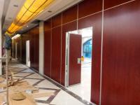 China Interior Commercial Folding Room Dividers Aluminium Track Roller 65mm Panel Thickness 4000mm Max Height for sale