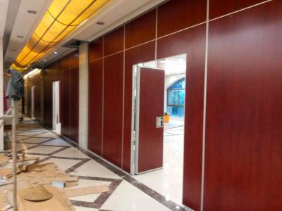 China Interior Commercial Folding Room Dividers Aluminium Track Roller 65mm Panel Thickness 4000mm Max Height for sale