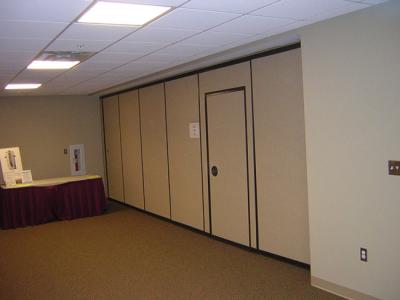 China Soundproof Mobile Partition Walls With Single Or Twin Point Track System for sale