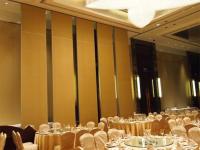 China Custom Operate Decorative Material Sliding Partition Walls Hanging System For Classroom for sale