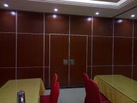 China Aluminum Folding Sliding Partition Walls 65mm 100mm Panel Custom Color Top Hung Track for sale