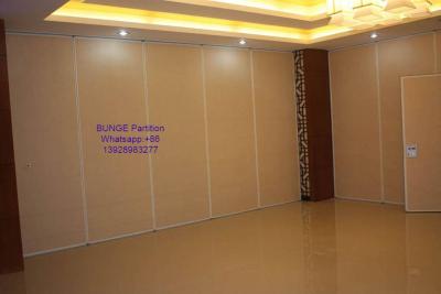 China Acoustic Office Partition Walls 2-4m Height Top Hung Floor Mounted Aluminum Frame 65-100mm Thickness for sale