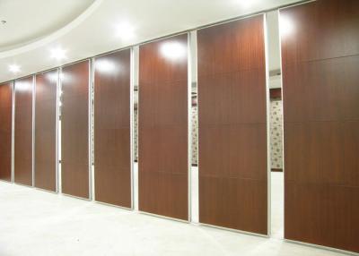 China Acoustic Sliding Folding Partition Walls 2-17m Height 32-53db Soundproof Aluminium Track for sale