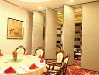 China Custom Movable Partition Walls System With Aluminium Frame Sliding Track Roller for sale
