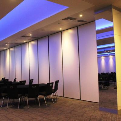 China Acoustic Operable Movable Partition Walls 65mm 100mm Melamine Finish for Banquet Hall for sale