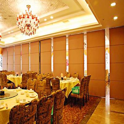China Folding Portable Movable Partition Wall on Wheels 100 Series Soundproof Exhibition Booth for sale