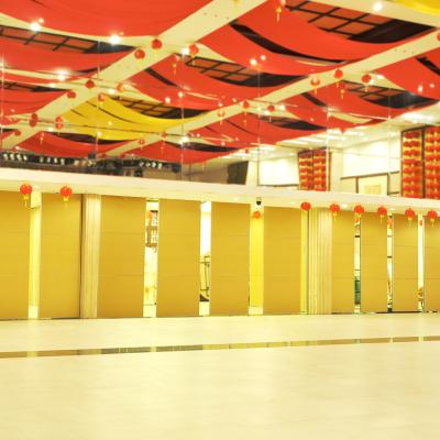 China Hotel Banquet Hall Acoustic Movable Partition Wall 65mm Folding Sliding Gate for sale