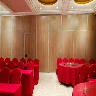 China Soundproof Movable Partition Wall 360 Degree Folding Room Divider for Hotel Restaurant Gym for sale