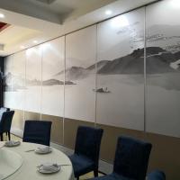China Office Separation Sliding Folding Partition , Soundproof Accordion Movable Partition Wall for sale