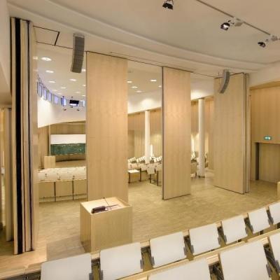 China Folding Aluminium Door Wooden Surface Movable Office Operable Partition Wall for sale