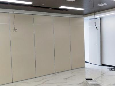 China Soundproof Sliding Movable Wooden Acoustic Partition Walls 85mm Thick 43dB for sale
