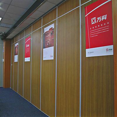 China Wooden Sound Insulation Movable Foldable Partition Wall For University for sale