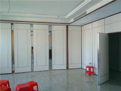 China Sliding Aluminium Roller Soundproof Partition Wall Melamine Surface 4m Height for sale