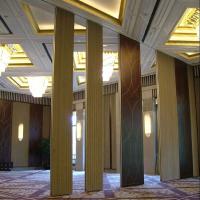 China Wood Fiber Board Ceiling Folding Partition Wall Interior Decorative for sale