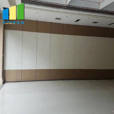 China Movable Wall Partitioning System 65mm 100mm Acoustic Foldable Partition for Hotel Banquet Room for sale