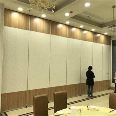 China Interior Wood Movable Sound Proof Sliding Folding Partition Wall 65mm 45dB for sale