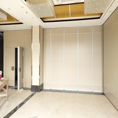 China Operable Wall System Wood Sliding Folding Acoustic Partitions 85mm Thickness 38-43dB Soundproof for Conference Hall for sale