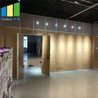 China Portable Folding Room Dividers 85mm Aluminum Movable Wall Partitions for Restaurants for sale