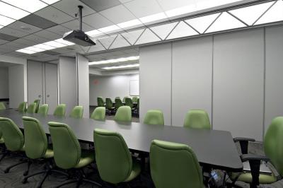 China Aluminum Folding Partition Wall 65mm 85mm 100mm Soundproof Movable Wall for Conference Center for sale