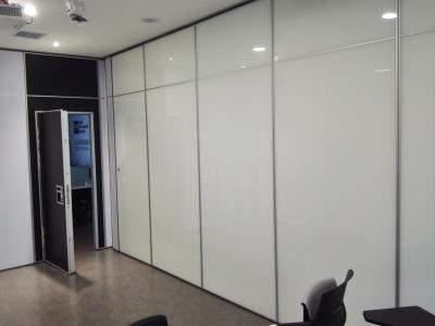 China Aluminium Frame And MDF Board Movable Partition Walls Office Folding Divider for sale