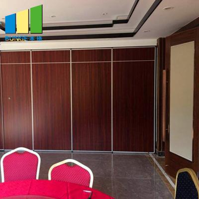 China Acoustic Movable Folding Room Dividers 65mm 35dB Soundproof Conference Wall for sale
