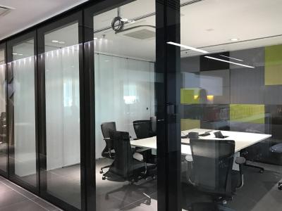China Operable Folding Glass Partition Wall Room Divider Up to 3000mm Height Aluminum Frame for sale