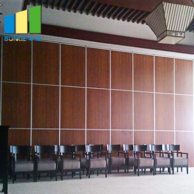 China Five Star Hotel Acoustic Room Divider Sound Insulation Foldable Sliding Partition for sale