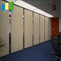 China Ceiling Mounted Wooden Operable Acoustic Folding Partition Walls Without Floor Tracks for sale