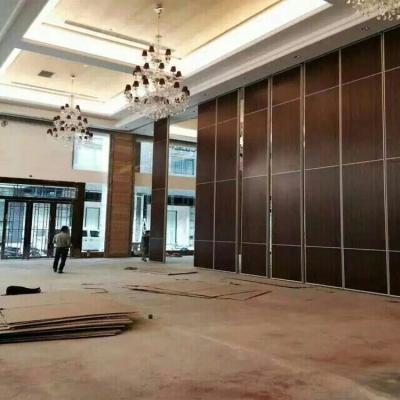 China Aluminum Frame Acoustic Moveable Foldable Sound Proof Partition Walls for sale