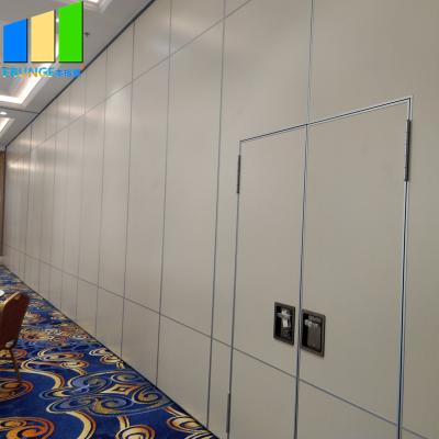 China Aluminum Folding Acoustic Room Divider 65mm Panel Height Up to 4000mm Portable Partition Wall for sale