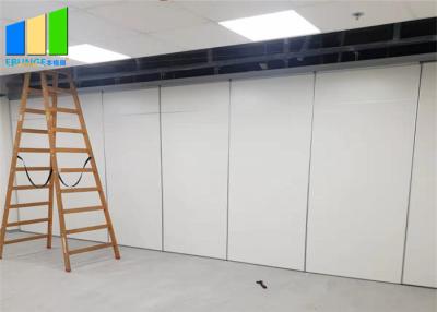 China Floor to Ceiling Collapsible White Folding Acoustic Partition Walls 65mm 100mm for sale