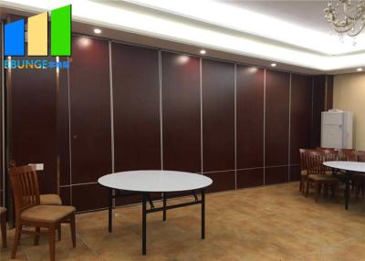 China Decorative Wooden Restaurant Moving Flexible Foldable Partition Walls for sale