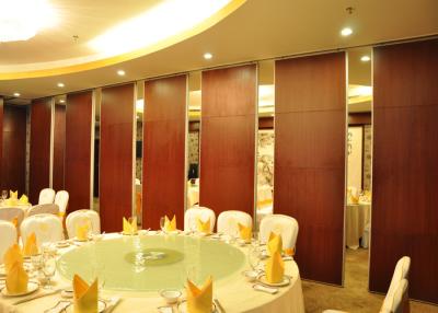 China Acoustic Movable Partition Wall 36-42db Soundproof Aluminum Frame 500-1230mm Panel Width for sale