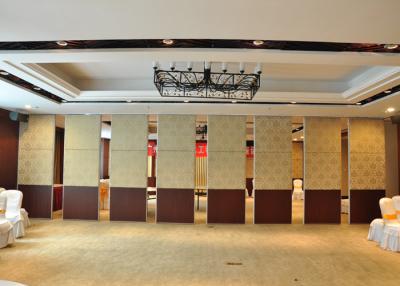 China Acoustic Wooden Office Partition Walls 38-42dB Soundproof Folding Wall 2000-6000mm Height for sale