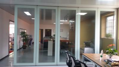 China Folding Glass Partition Wall Interior Glass Door 65mm Thickness 4500mm Height for Banquet Hall for sale