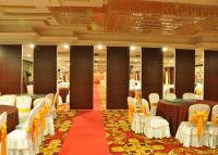 China Training Room Folding Partition 500-1230mm Wooden Office Partition Walls 2000-6000mm Height for sale