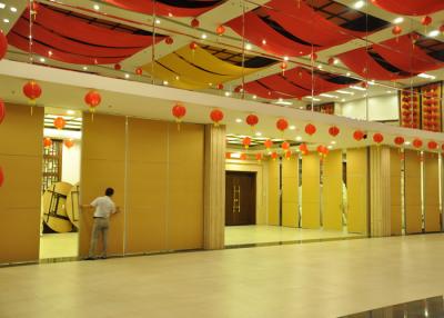 China Multi-Purpose Room Movable Partition Acoustic Room Dividers Aluminium Frame for sale