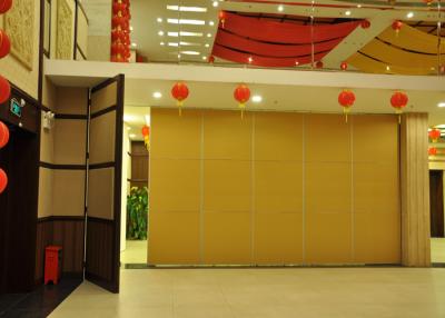China Acoustic Movable Partition Wall 65mm Thick 42-45dB Soundproof Folding Door for Hotel for sale