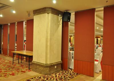 China 65mm THK Panel Folding Internal Doors - 32-38dB Sound Insulation, 2000-4000mm Height, Aluminum Frame for sale