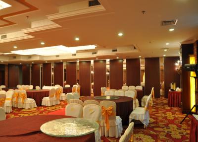 China Aluminum Movable Partition 6000mm Height Sliding Glass Door Folding Room Divider for sale