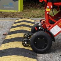 China Brushless Motor 6 Km/H ISO13485 39.68 Lb Outdoor Power Chair for sale
