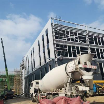 China Prefabricated Steel Structure Building with 50-100mm Sandwich Panel Roofing and 50-70 Year Service Life for sale