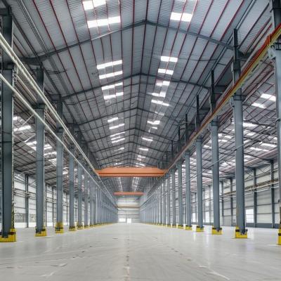China Steel Structure Warehouse SA 2.5 Shot Blasting 50 Year Life Light Style Industrial Storage for sale