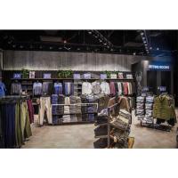 China Boutique Men Garments Shop Display Furniture Power Saving Electroplate for sale