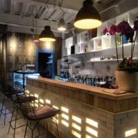 China ODM Coffee Shop Showcase Kiosk for sale