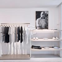 China OEM Clothing Shop Display Furniture 16mm MDF Modern Style for sale