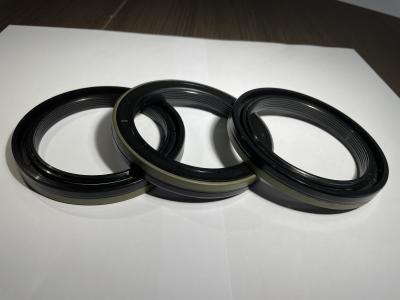 China Combined Oil Seals with Internal Iron Shell - ISO9001 Certified for Agricultural & Military Vehicles for sale