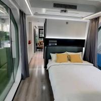 China Australian Market Mobile Space Capsule House with Customized Design and White Exterior for sale
